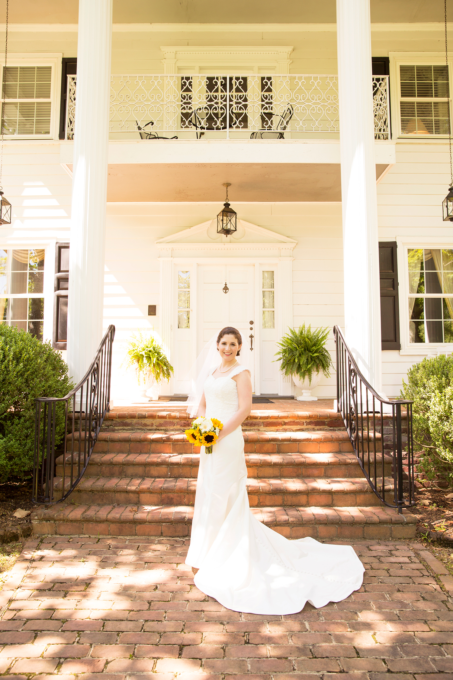 Summer Wedding at The Virginia Cliffe Inn | Virginia Cliffe Inn | J&D ...